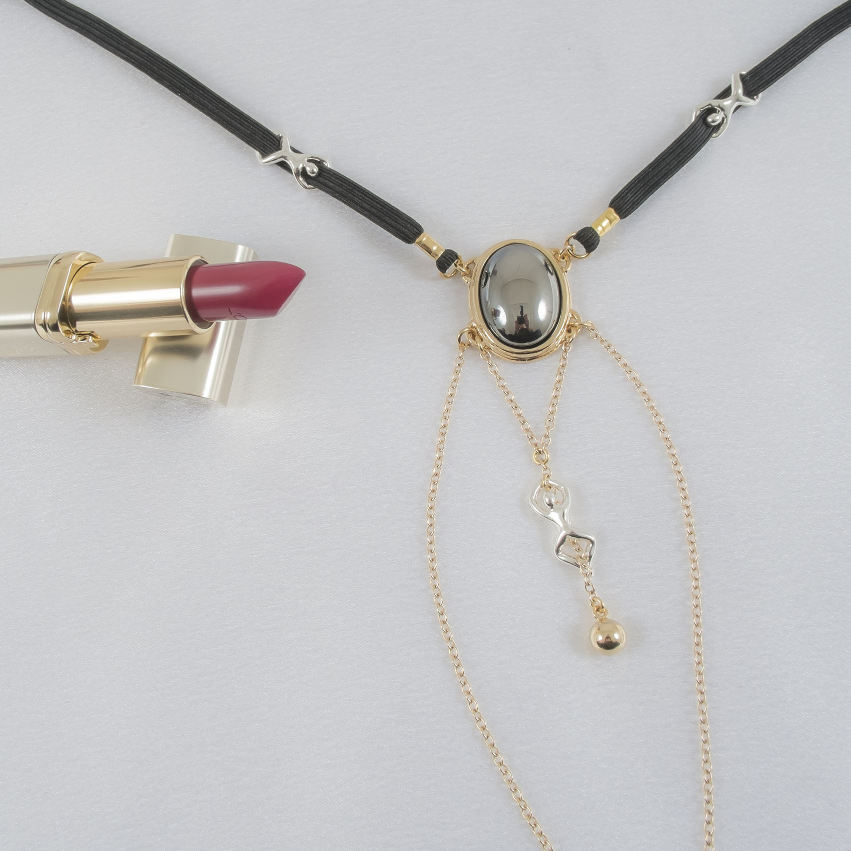 Impatient Desire Cameo G-String with Pendant