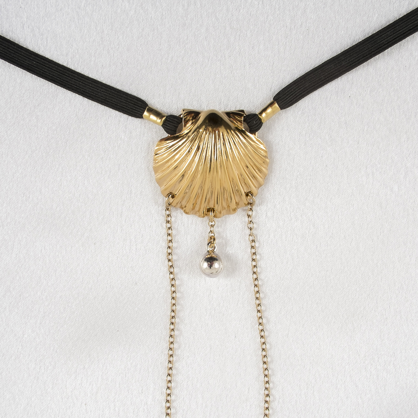 Seashell G-String in Gold or Silver